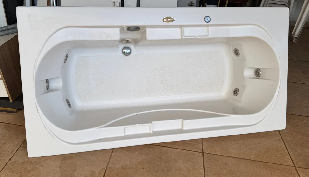 "jacuzzi banheiras" no Brasil
