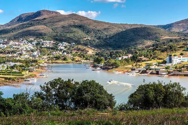 "condominios escarpas do lago capitolio" no Brasil