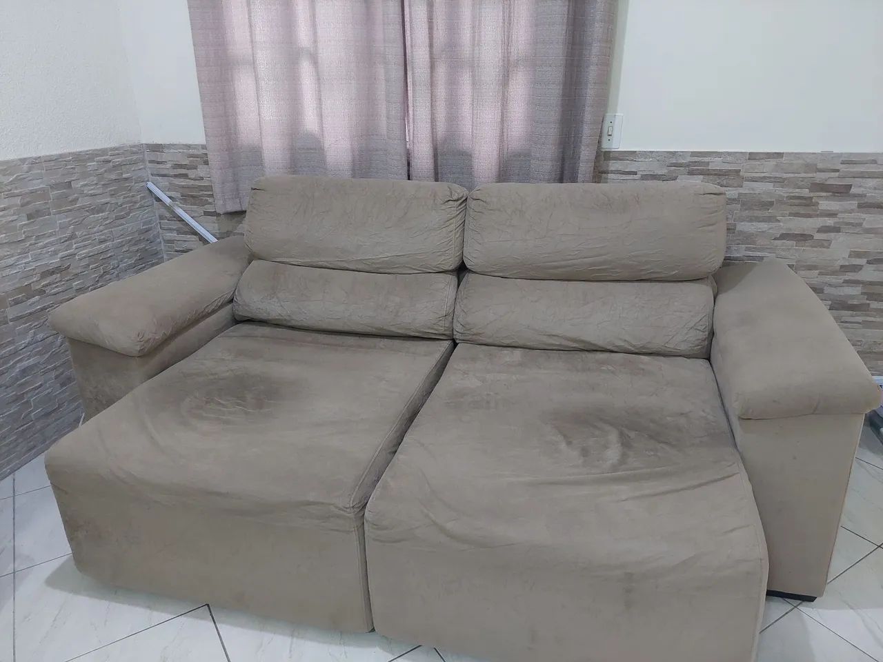 Sofá Retrátil 3 Lugares em Suede Bege. Semi novo bem cuidado - Sofás e ...