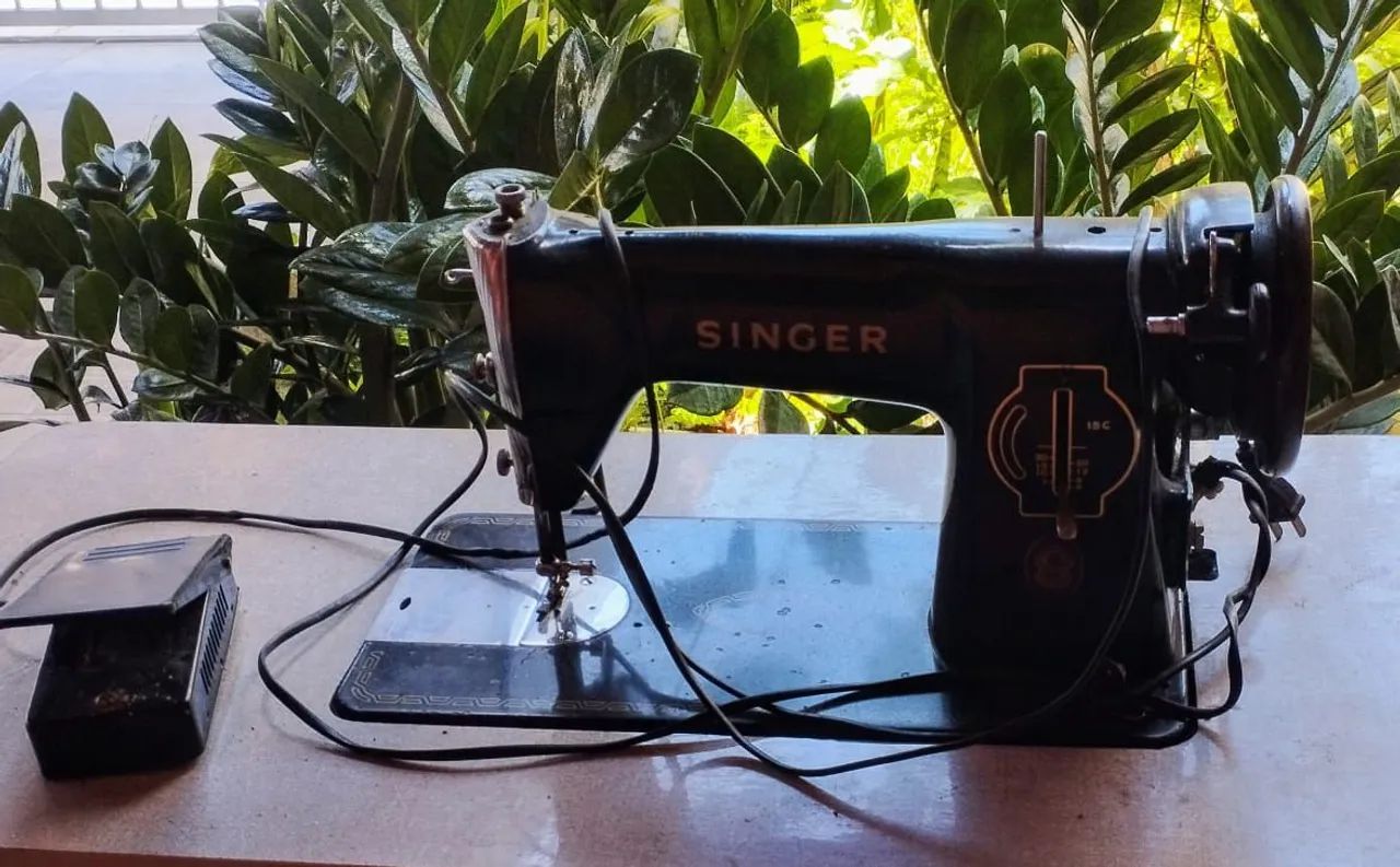 Máquina de costura antiga SINGER 15C - Eletroportáteis Para Cuidados ...