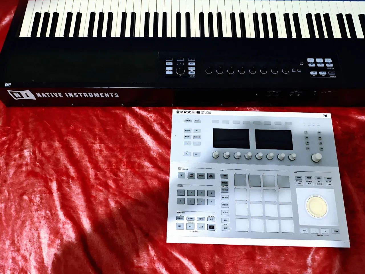 Controladora 88 Teclas Native Komplete Kontrol S88 + Maschine Studio ...
