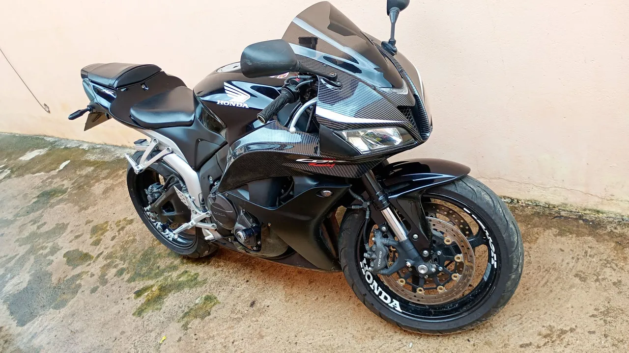 Motos HONDA CBR 600 RR no Brasil