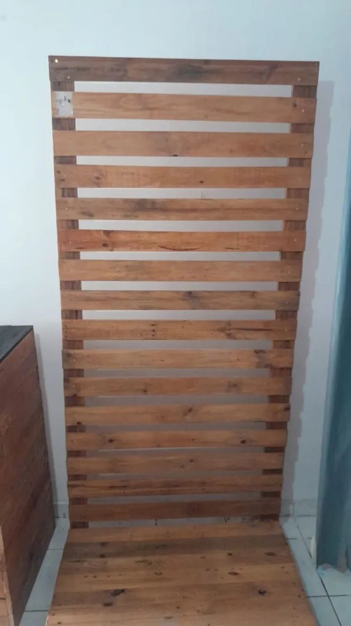 Painel/Expositor de Madeira Pallet para Comércio - Equipamentos Para ...