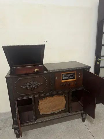 "movel com vitrola" no Brasil