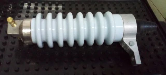 Terminal em porcelana para cabo de 6 a 20 kV - Mufla - Instalações ...