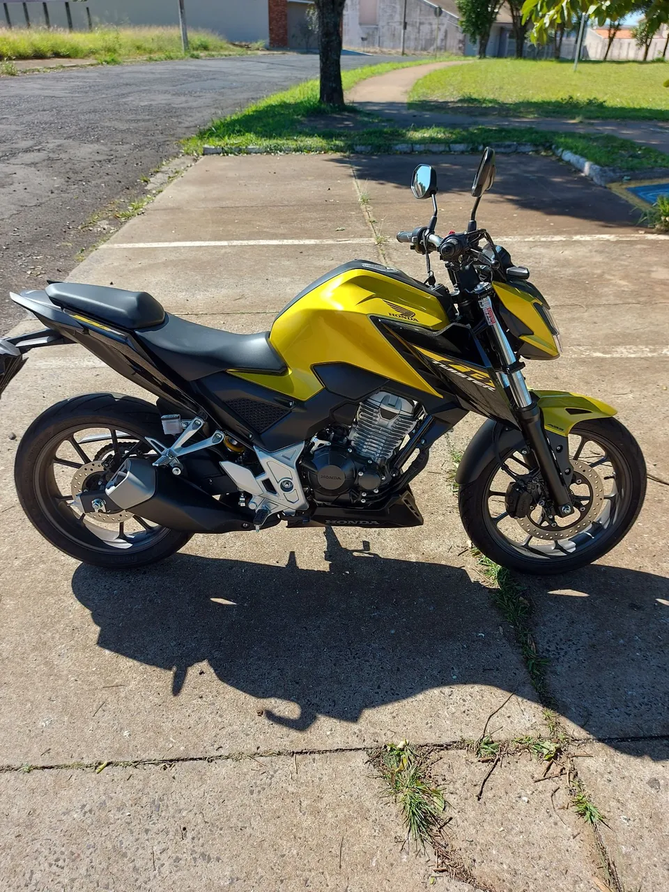 Motos HONDA CB 300F TWISTER FLEX no Brasil