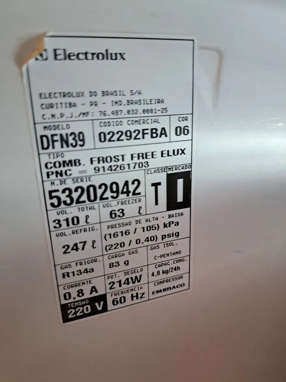 Na compra da Geladeira, leva uma Árvore de Natal de brinde ...