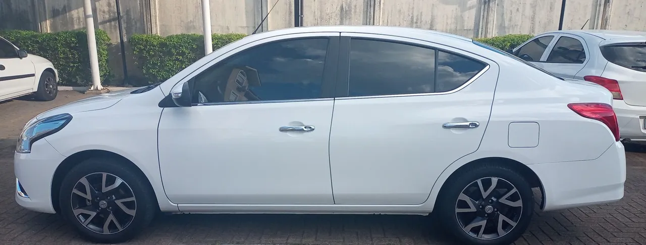 NISSAN VERSA 2017 Usados e Novos no RS