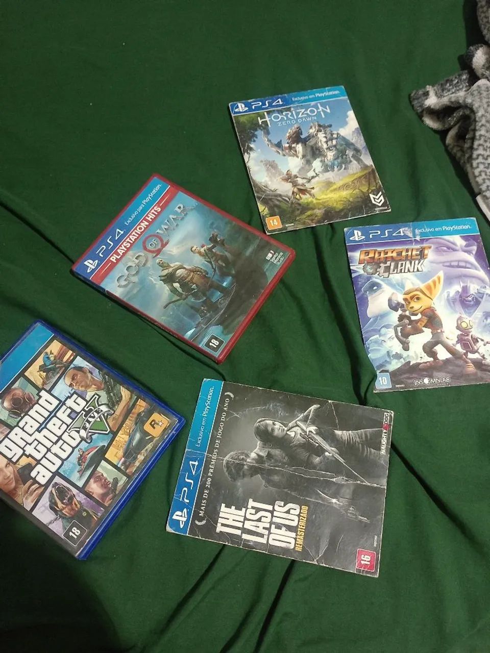 Ps4 slim com 4 jogos mídias físicas GTA5, GOD OF WAR, HORIZON, THE LAST ...