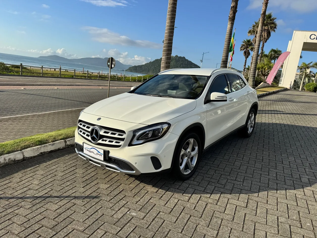 MERCEDES-BENZ GLA-200 2018 Usados e Novos