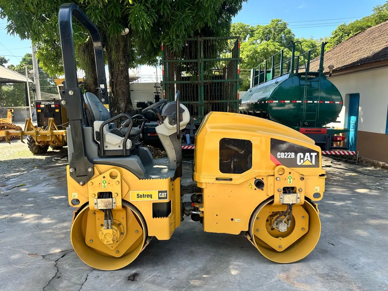 "rolo compactador" no Brasil