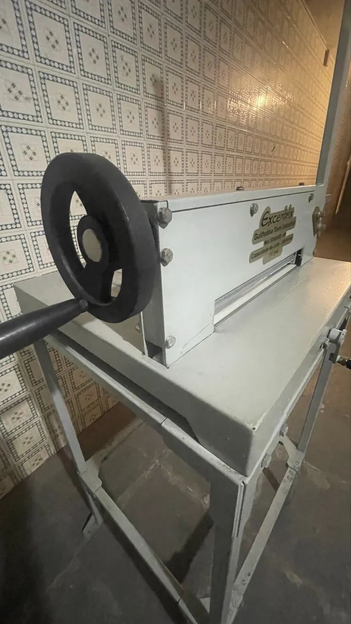 Guilhotina semi industrial 34 cm Excentric - Equipamentos Para Comércio ...