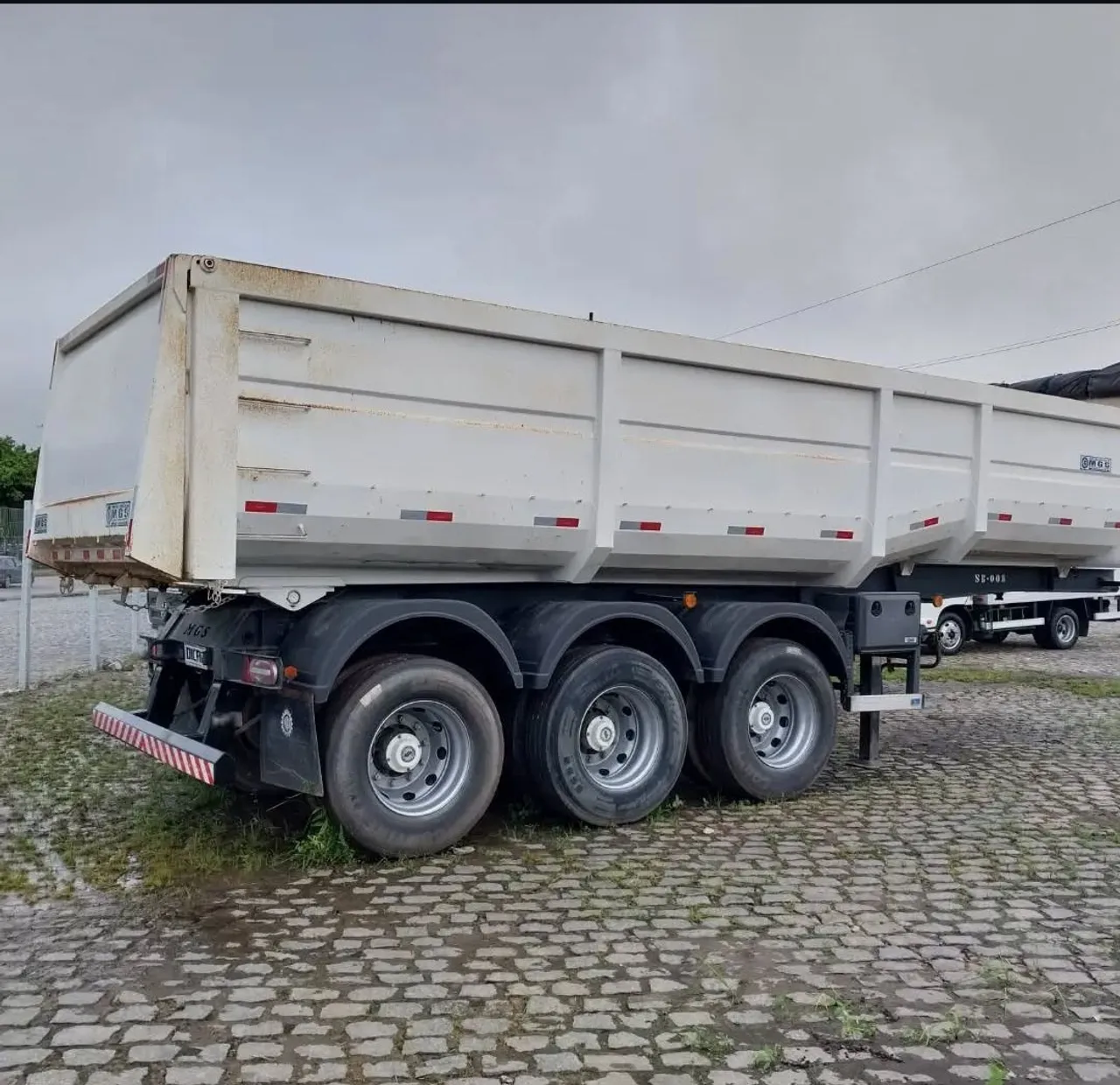 "caminhao semi reboque" no Brasil