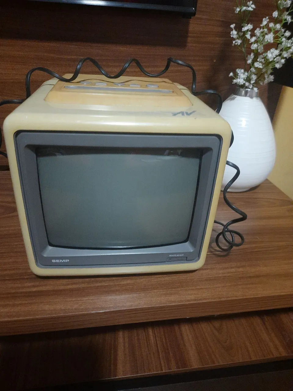 "tv retro antiga" no Brasil