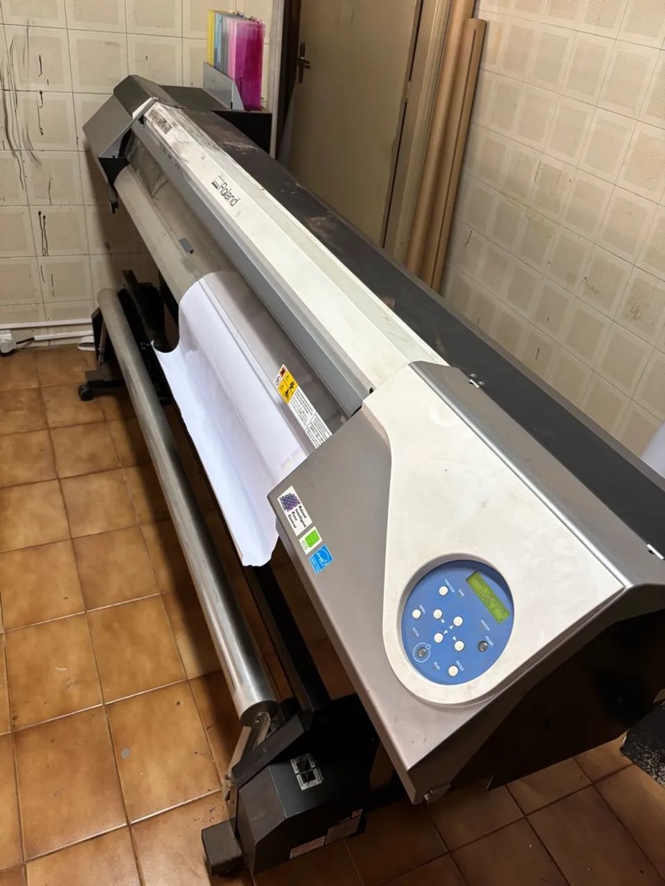 Plotter Roland RE-640 - com Rebobinador Roland - Máquinas para produção ...
