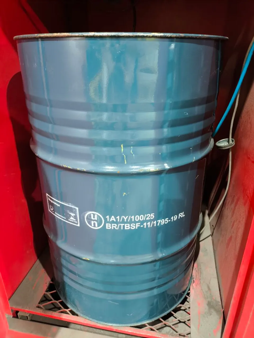 "tambores de 200 litros" no Brasil