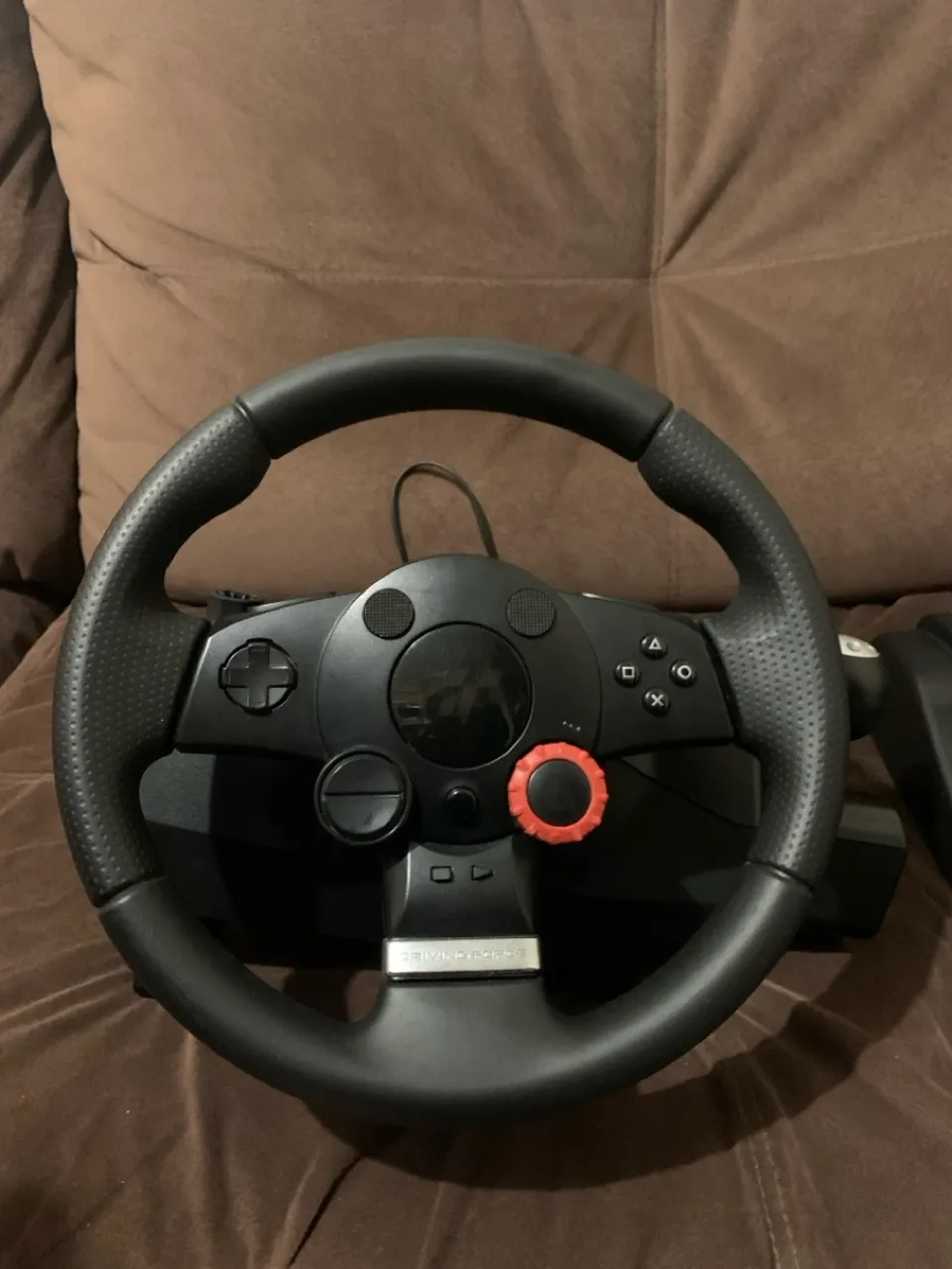 "volantes logitech" no Brasil