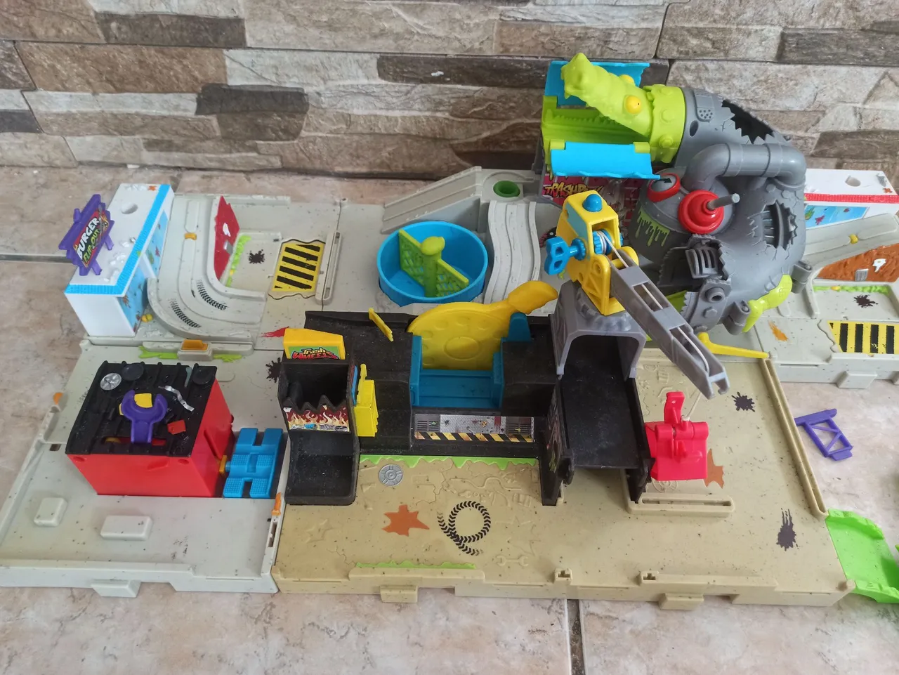 "trash packs" no Brasil