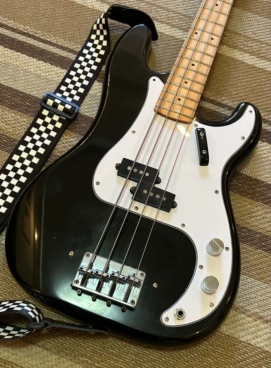 Precision Bass Washburn Lyon, modificado! (4 cordas) - Instrumentos ...