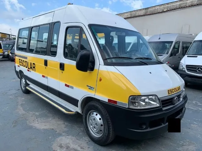 "carro escolar" no Brasil