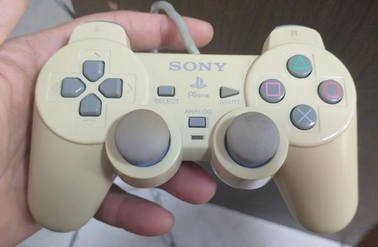 "controle playstation 1 original" no Brasil