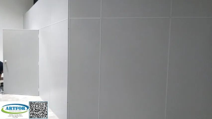 Divisórias Divilux na Cor Cimento Queimado. Valor ja incluso instalação ...