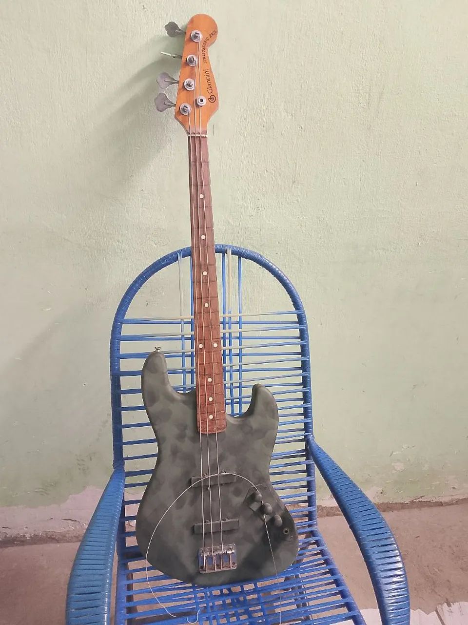 Baixo de quatro cordas - Instrumentos musicais - Vale Quem Tem ...