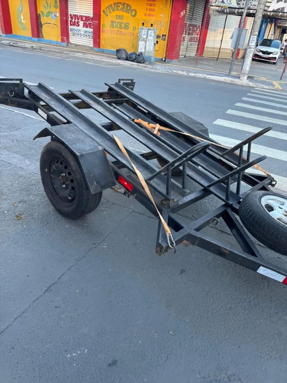 Vendo carretinha reboque 3 moto valor 4000,00 falar Wesley 62 ...