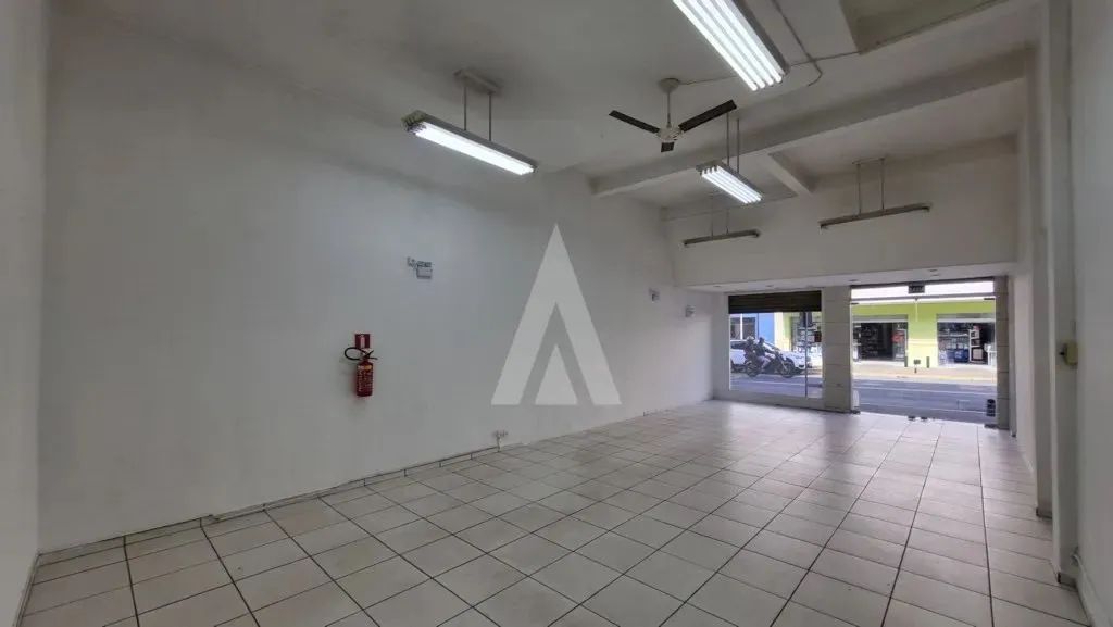 Loja no centro de Joinville, na Rua Dr. João Colin, com 125,19m², tendo ...