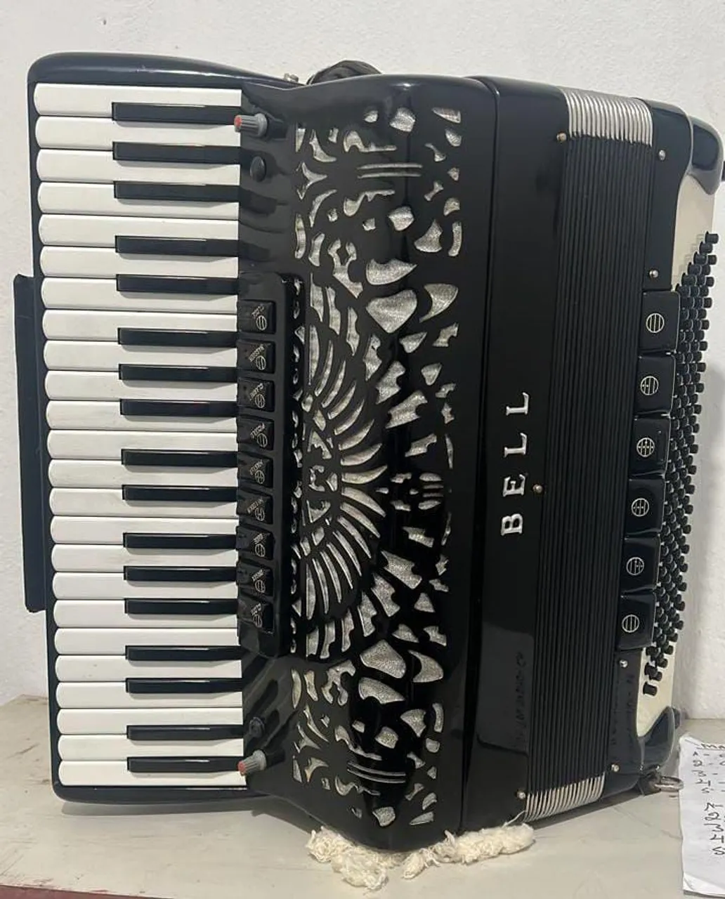 "sanfona ou acordeon" - Instrumentos musicais no Brasil