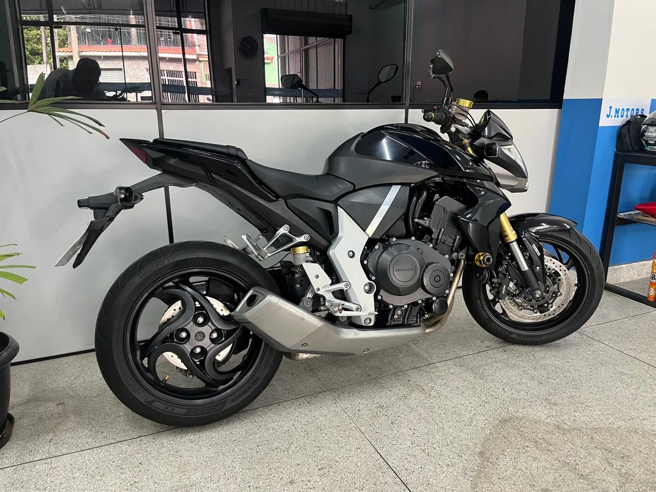 Motos HONDA CB 1000R no Brasil