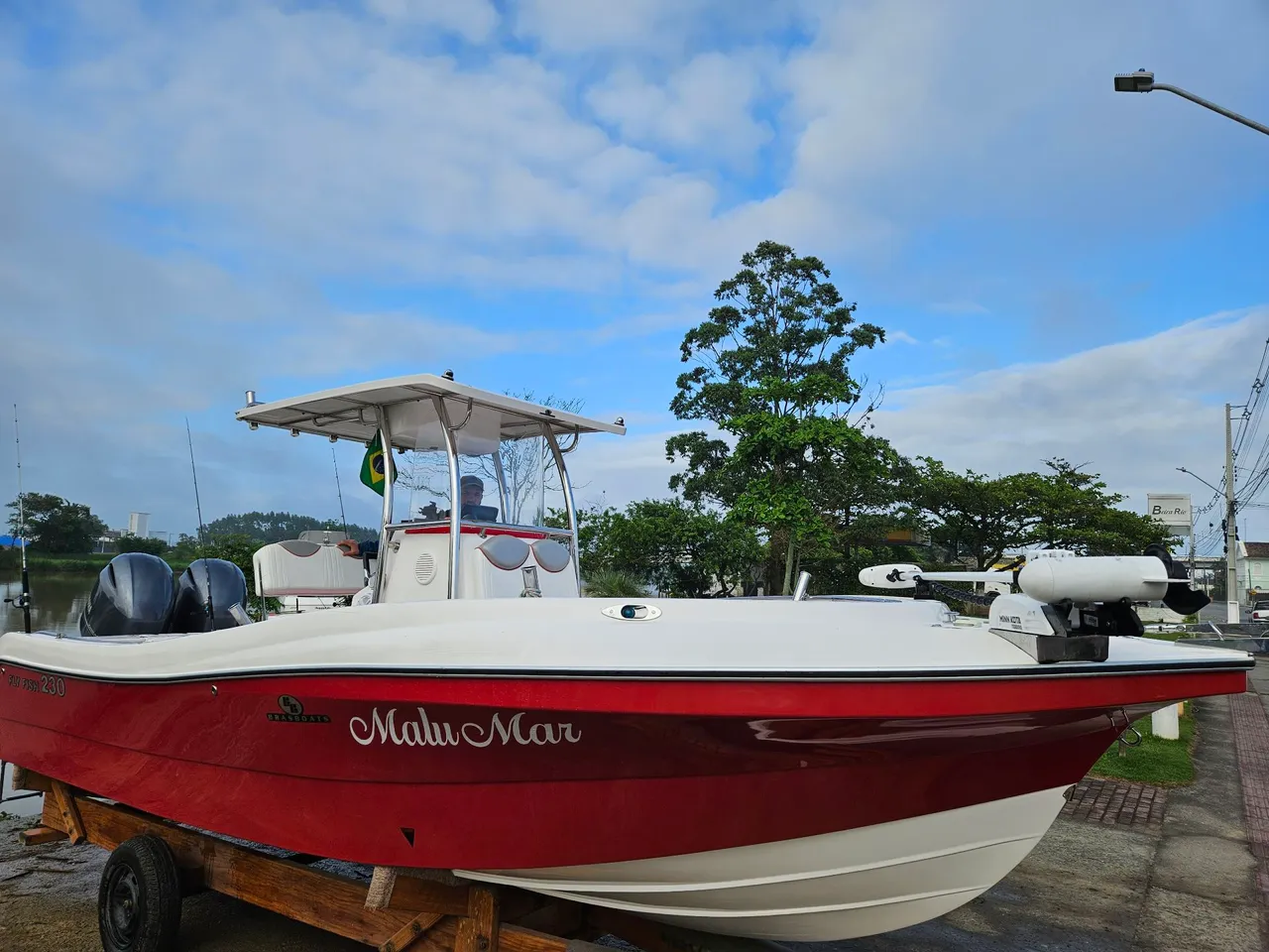 "lancha fly fish" no Brasil