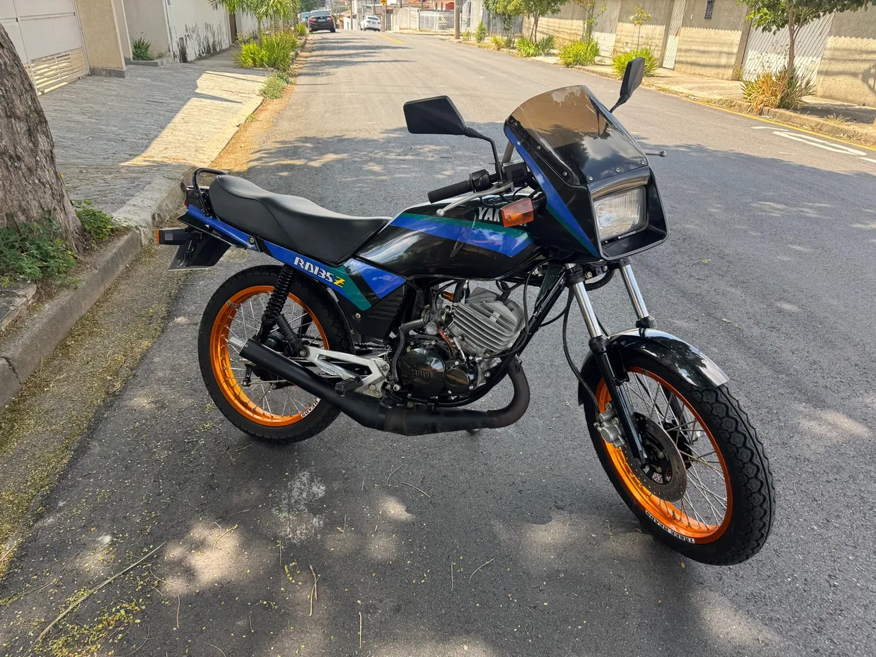 Motos YAMAHA RDZ no Brasil