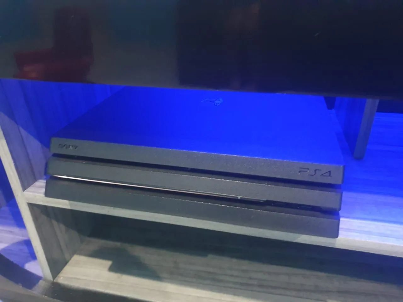 Vendo ps4 pro 4k de 2tb de memoria funcionando perfeitamente - Consoles ...