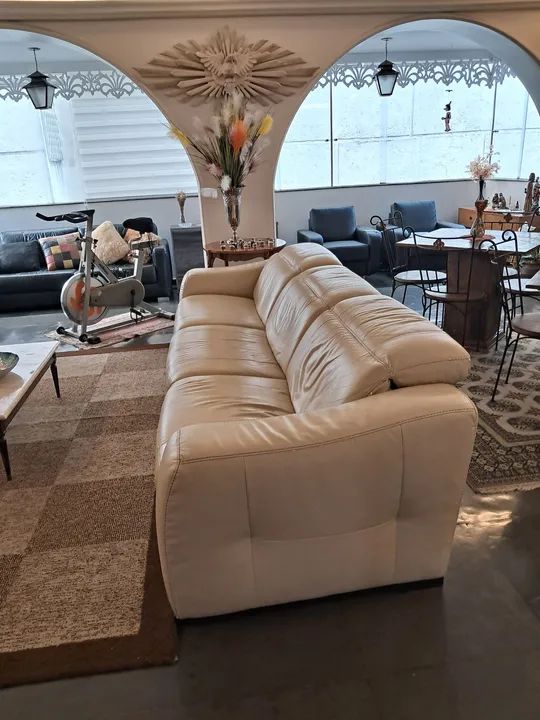 Sofa de Couro Natuzzi 3 Lugares Bege Reclinaveis eletrico Sofas e Poltronas Lourdes Belo Horizonte 1365165977 OLX