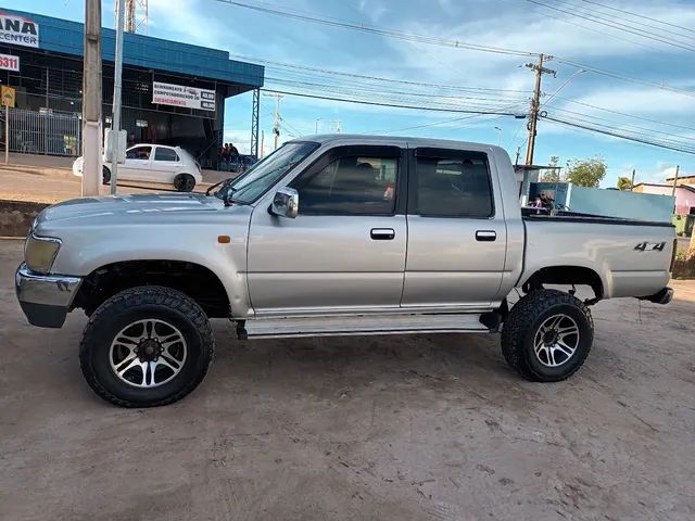 TOYOTA HILUX 2002 Usados e Novos