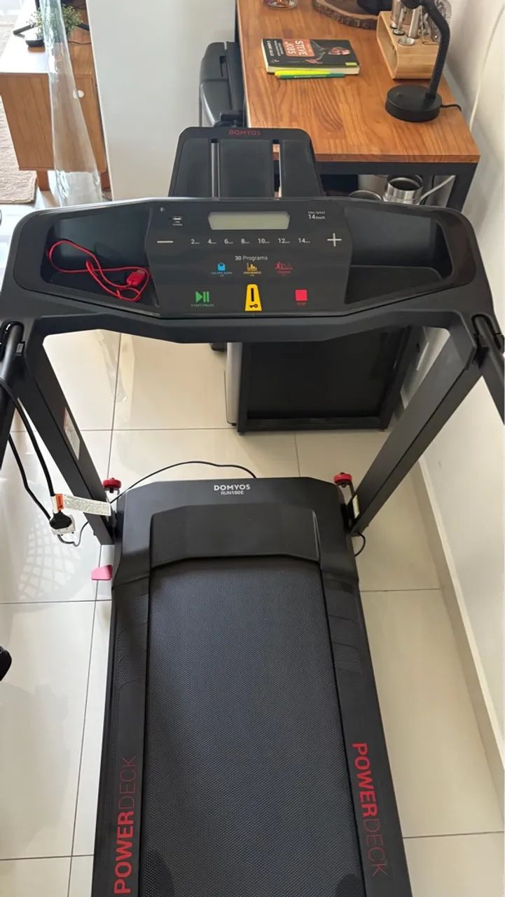 Esteira Elétrica Domyos RUN100E - Dobrável, Compacta e Silenciosa - Academia e Exercícios ...