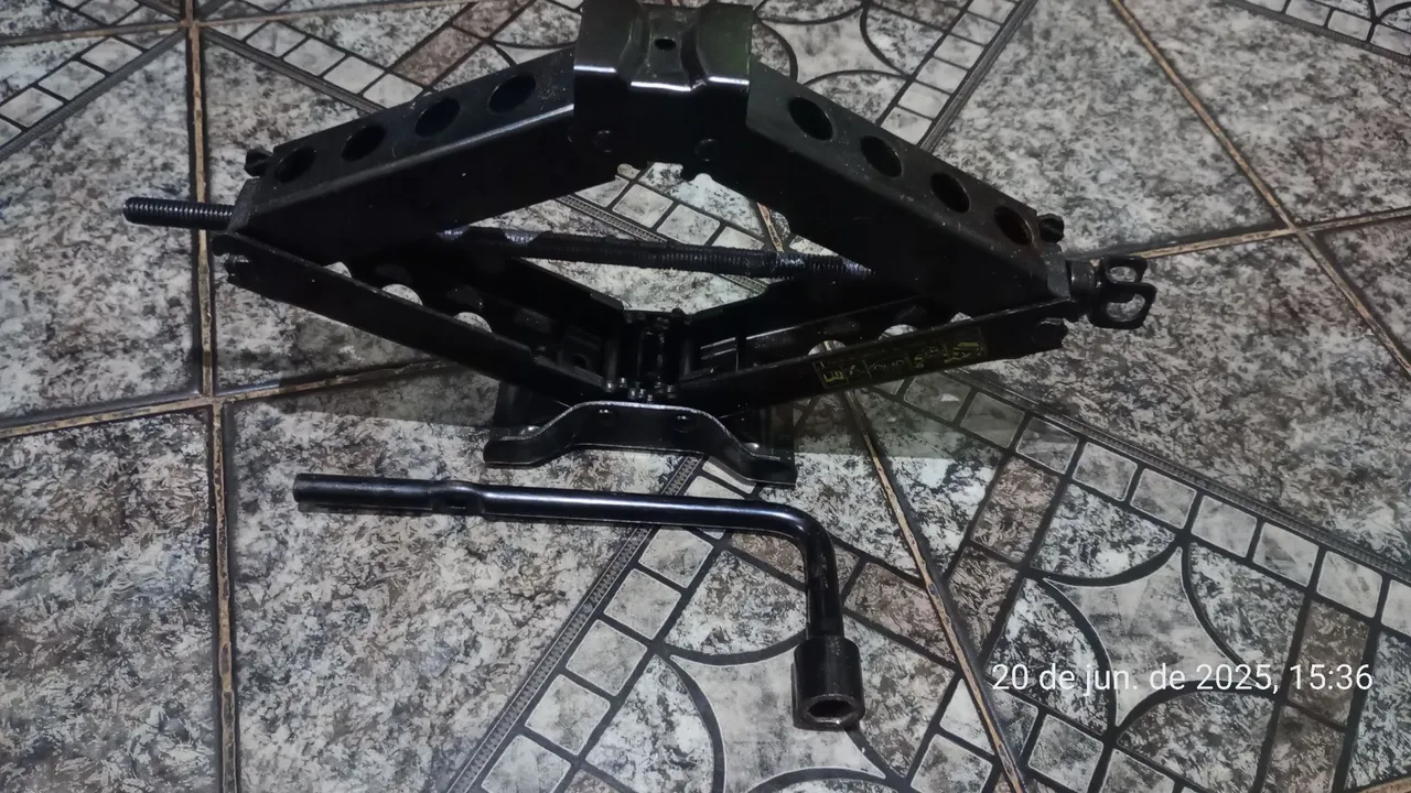 "macaco de carro" - Peças para carros, vans e utilitários no Brasil