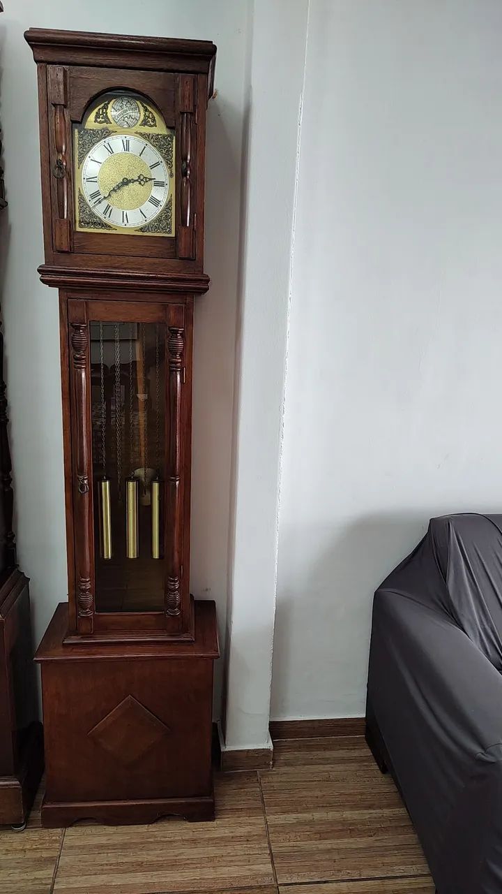 Relógio de Pendulo Antigo de Madeira - Decorações Para Casa - Saudade ...