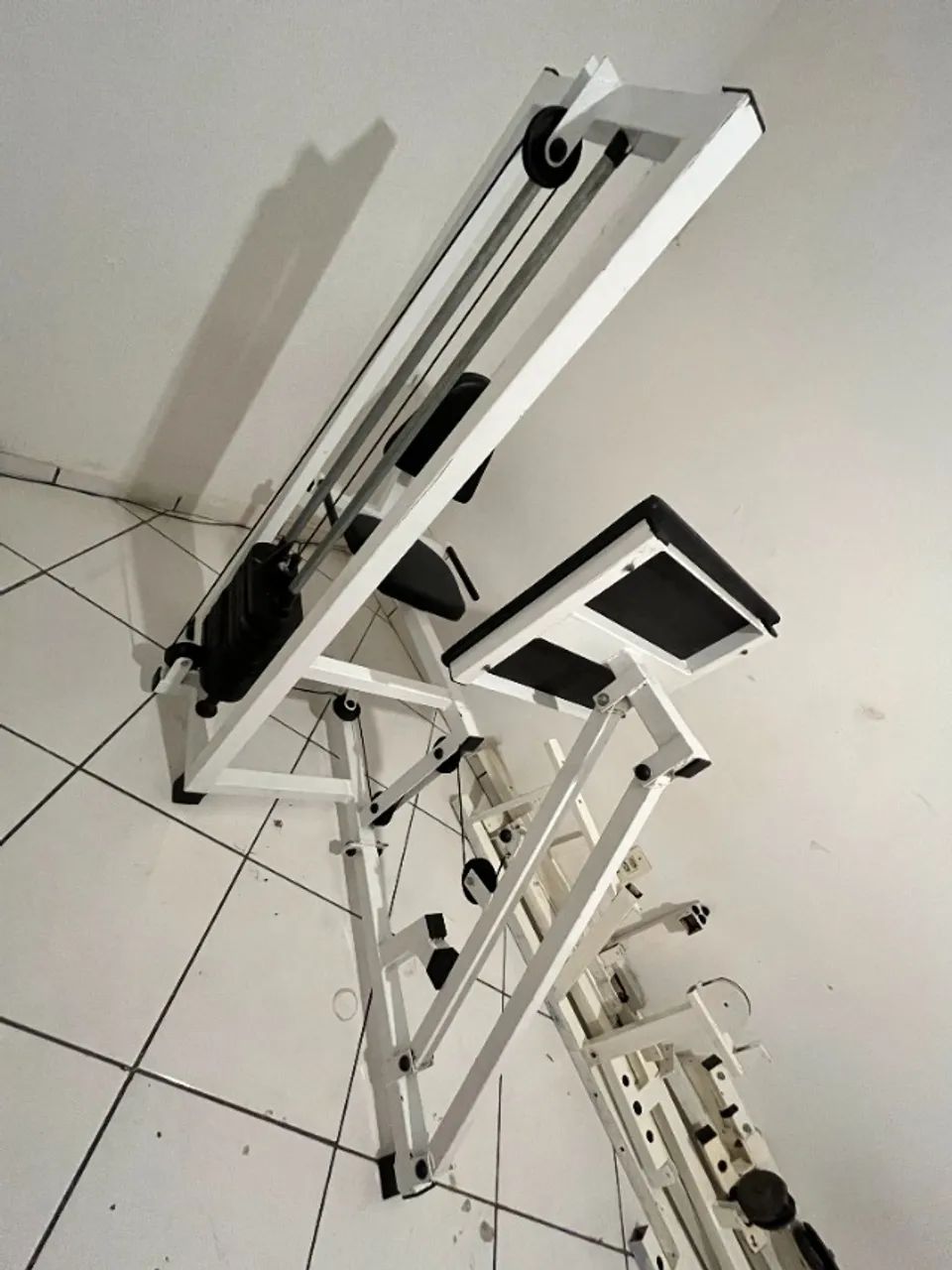vendo leg horizontal pouco usada - Academia e Exercícios - São ...