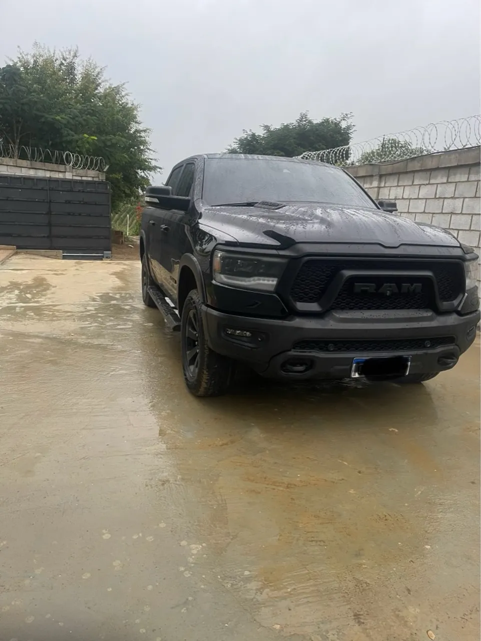 RAM 1500 REBEL 5.7 HEMI CD V8 4X4 AUT Usados e Novos