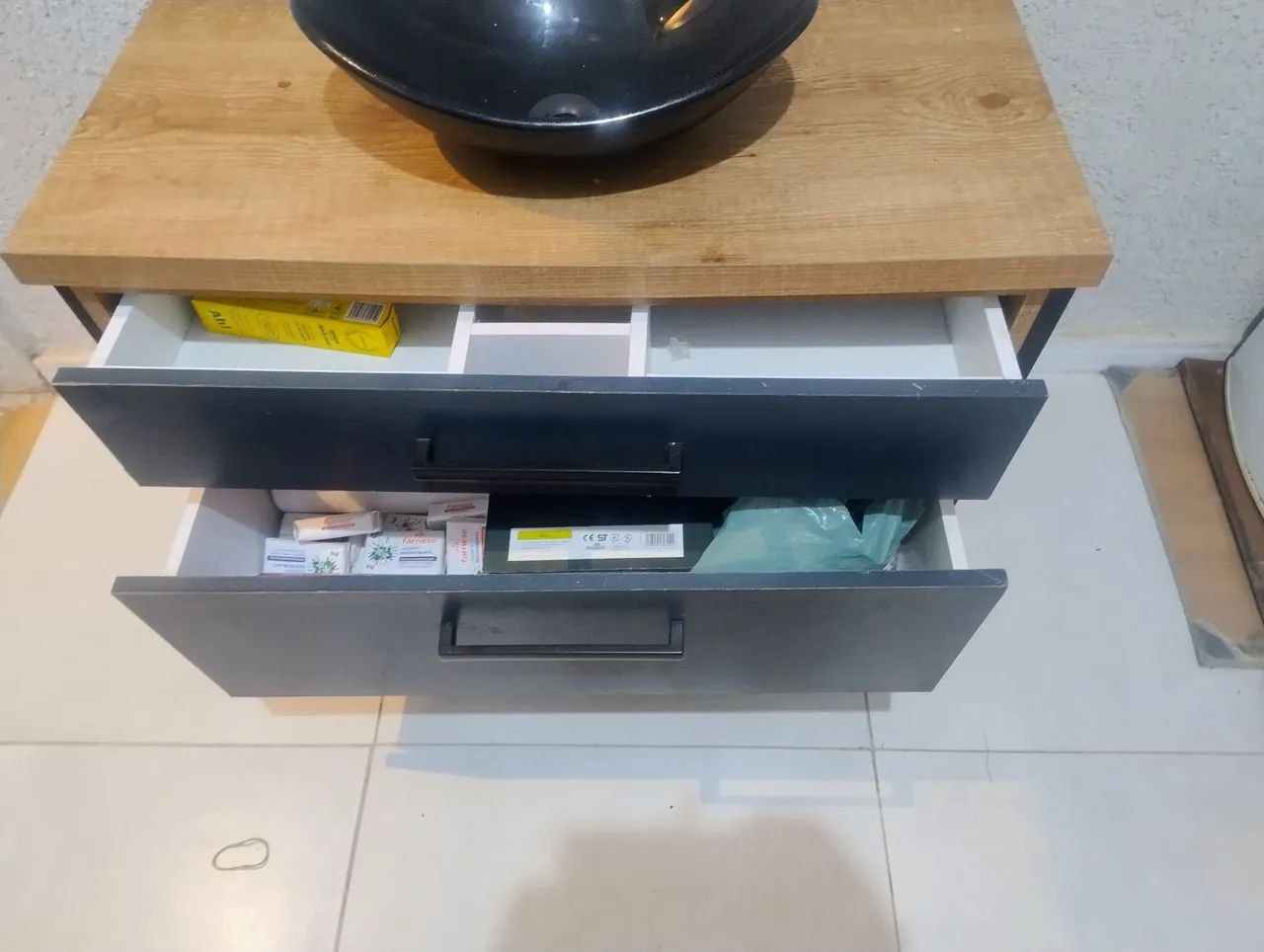 Gabinete de banheiro usado medidas 80de com x 40 de profu x 65 alt ...