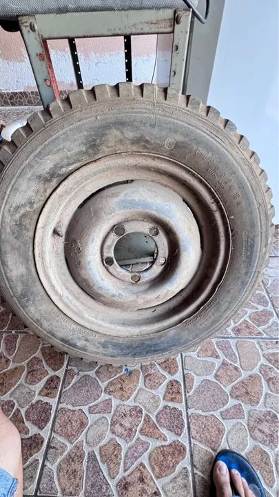 Roda Jeep antiga ano 1951 - Carros, vans e utilitários - Vila Progresso, Sorocaba 1383808195 | OLX