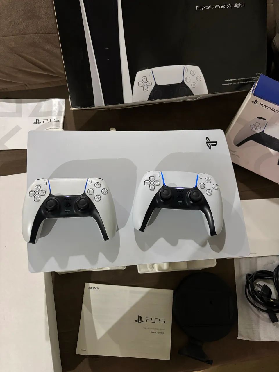 PS5 DIGITAL NOVINHO 2 CONTROLES + FORTNITE + COD + FALL GUYS - Consoles ...