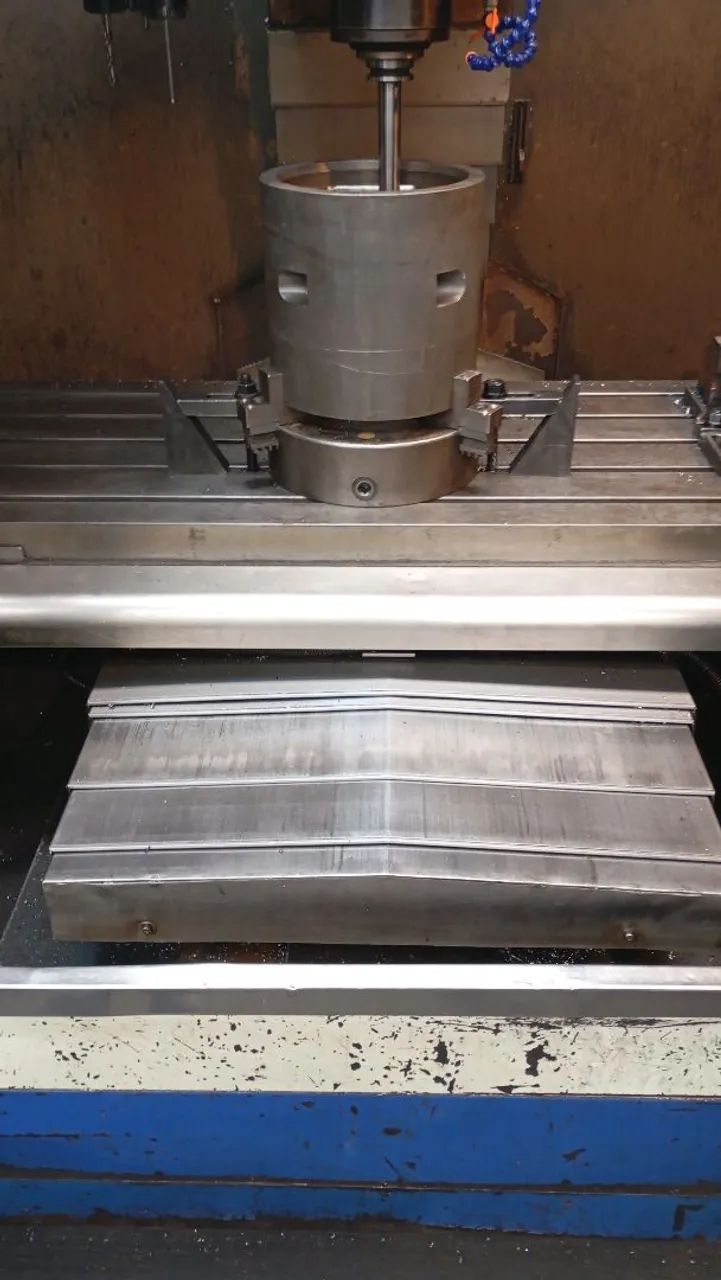 VMC 1500 - centro de usinagem - Máquinas para produção industrial ...
