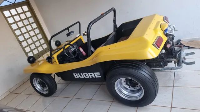 "um carro buggy" no Brasil