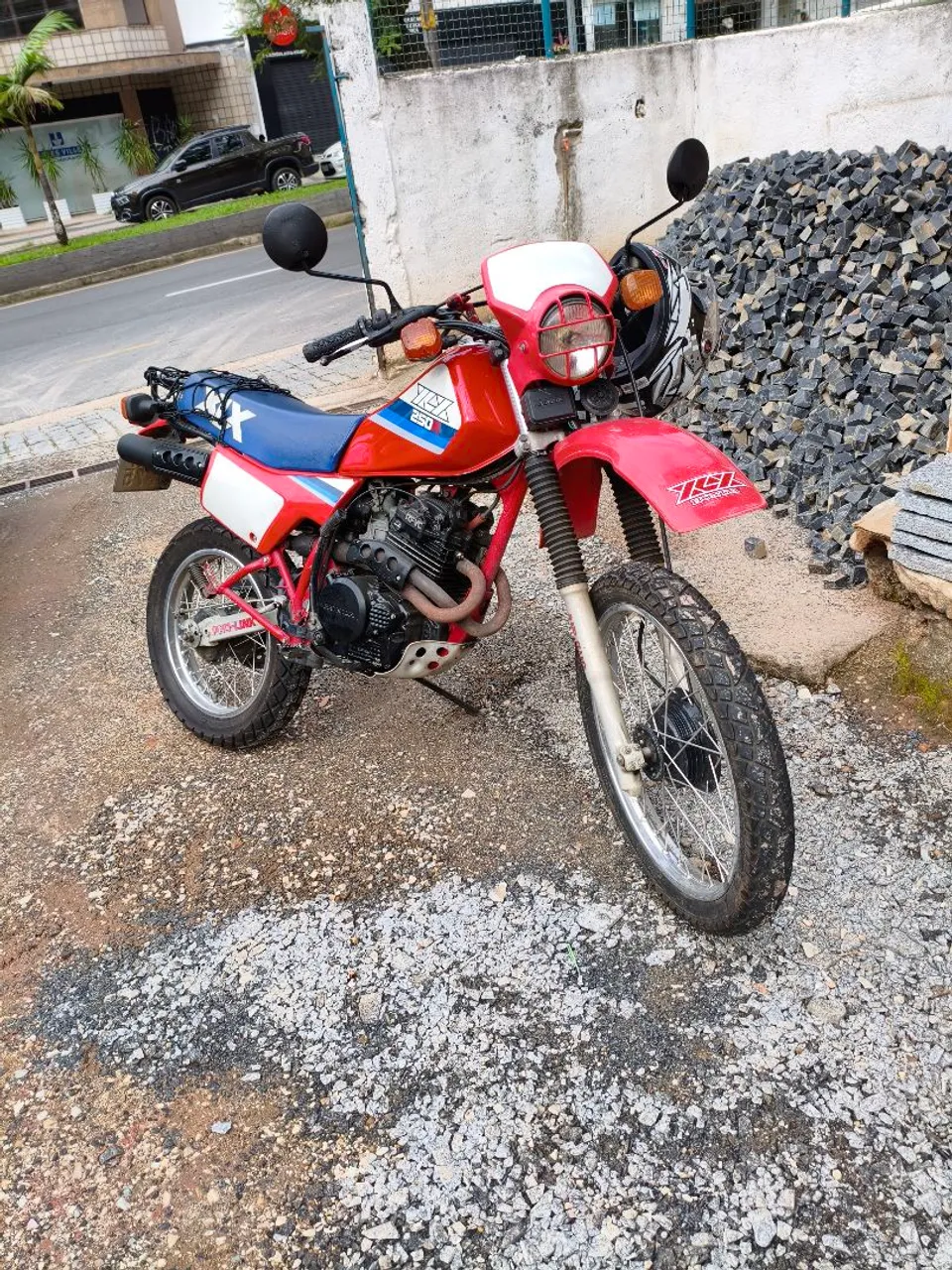 Motos HONDA XLX no Brasil