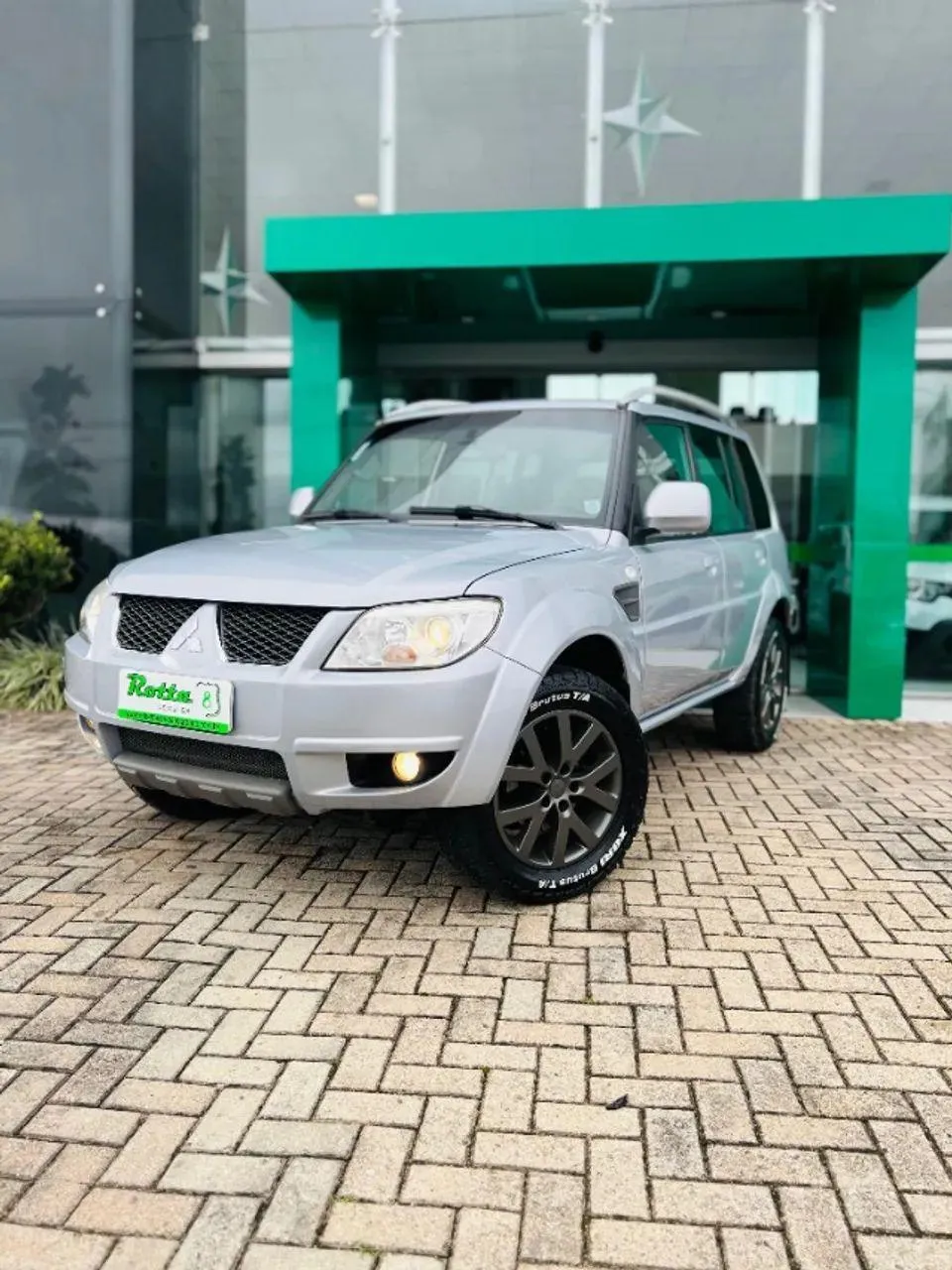 Mitsubishi Pajero TR4 2.0 FLEX 16V 4X2 MEC. Usados e Novos