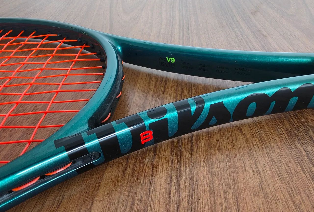 Raquete WILSON BLADE V9 PRO LABS ARO H22 - Esportes de Quadra e Ao Ar ...