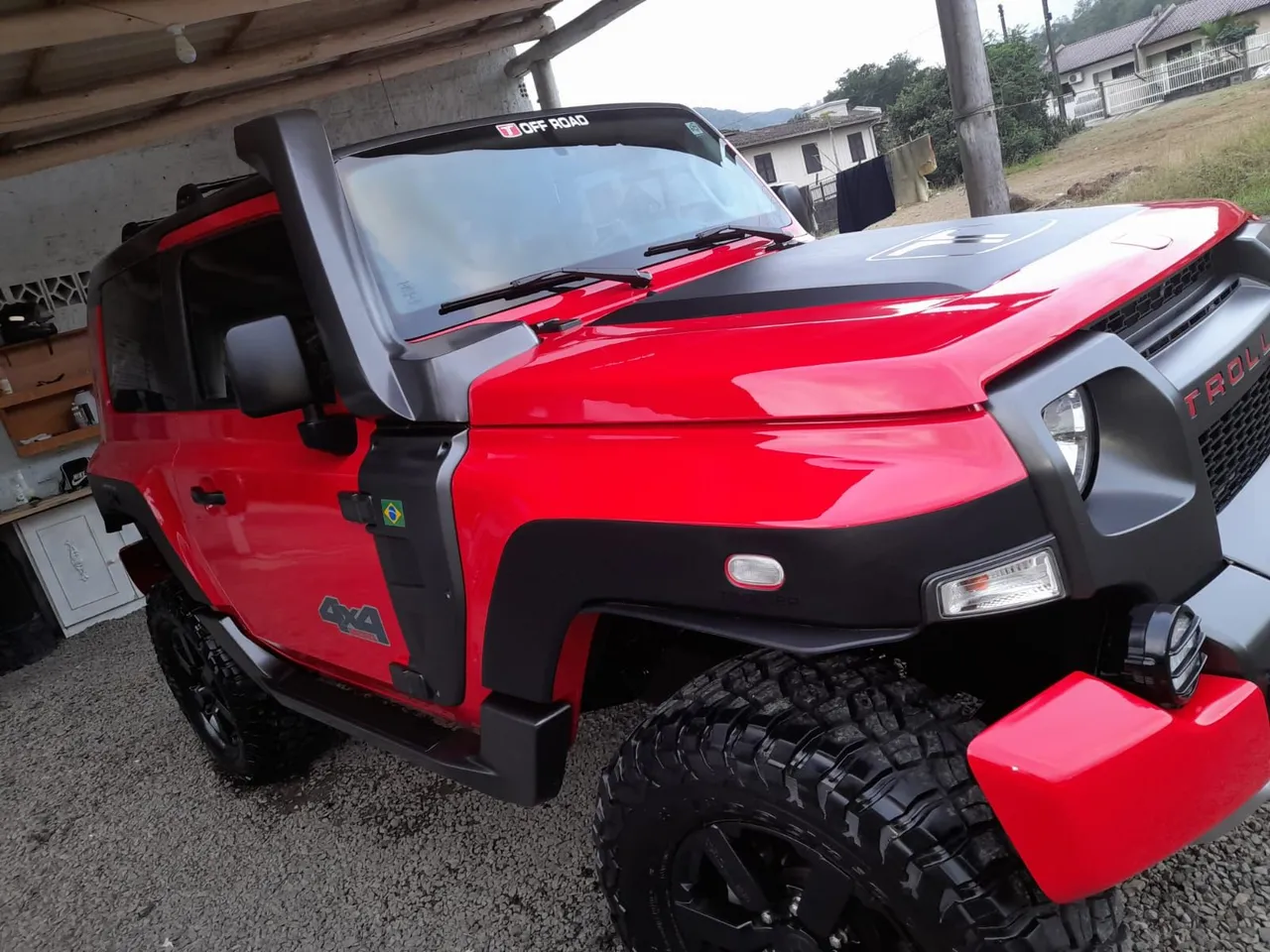 TROLLER T-4 Usados e Novos